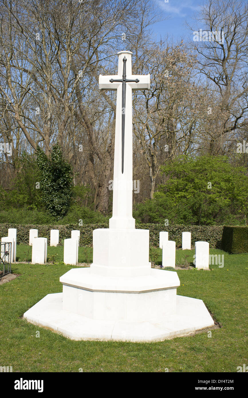 Cross of Sacrifice world war 1 cemetery Stock Photo - Alamy