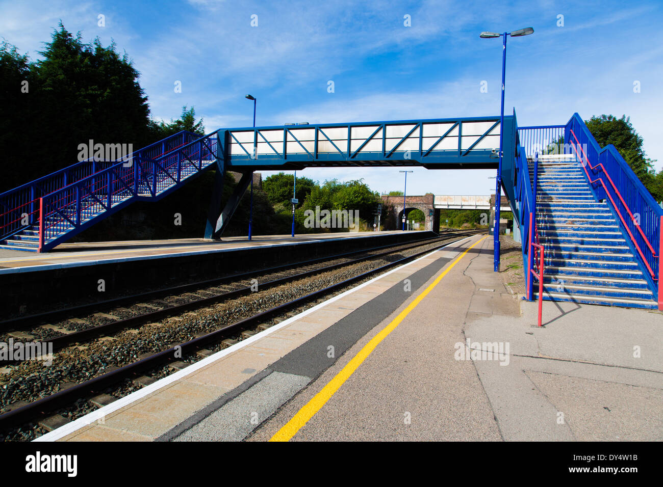 Platform footbridge hi-res stock photography and images - Alamy