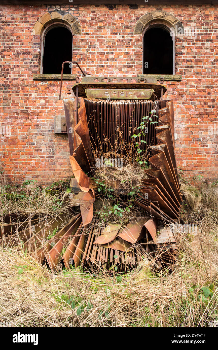 Mines and metal hi-res stock photography and images - Alamy