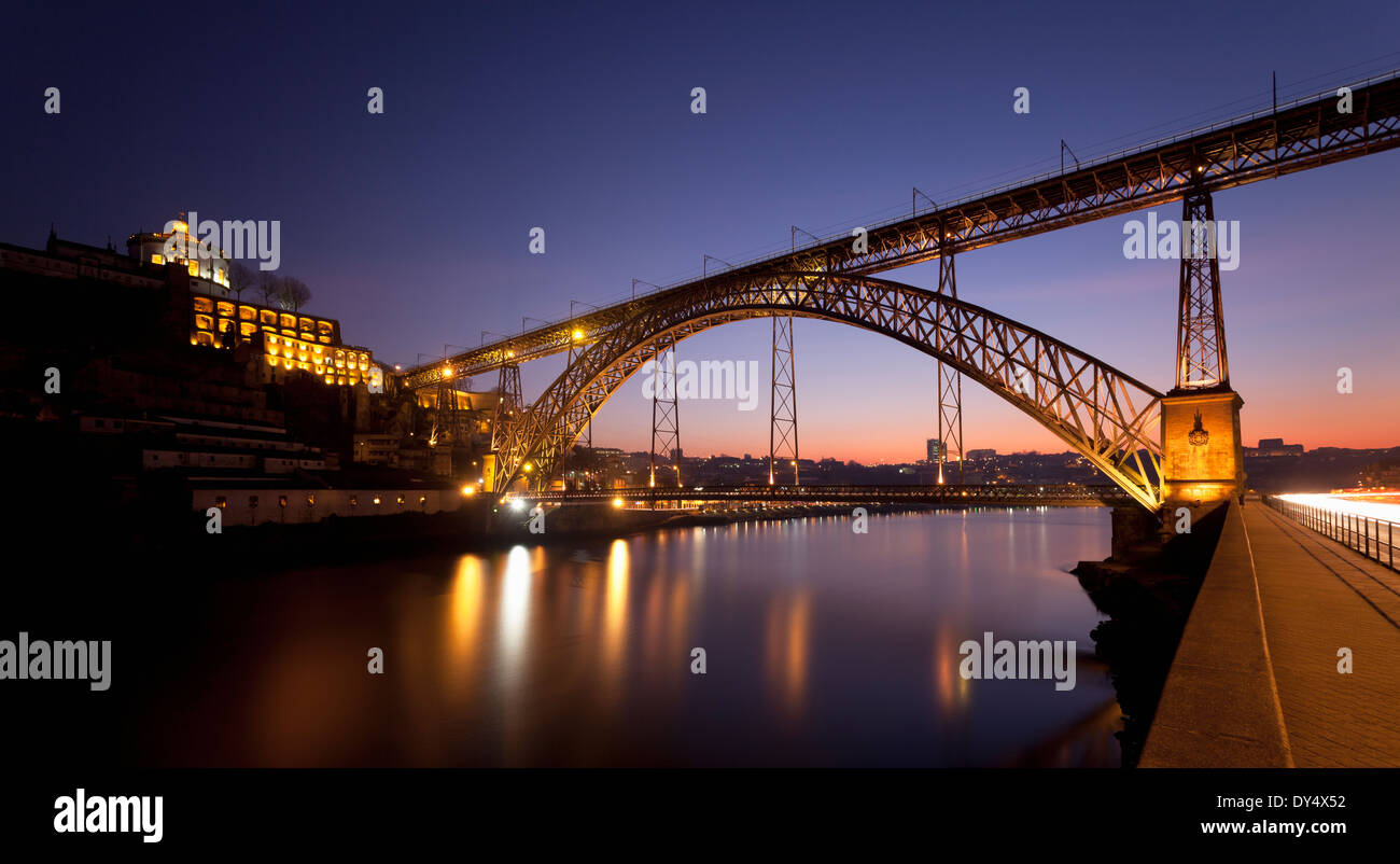 Dom Luis bridge at night, Porto, Portugal Stock Photo - Alamy