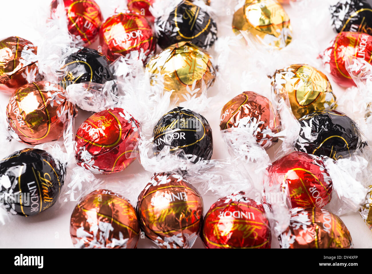 Lindt Lindor Assorted Chocolate Truffles Stock Photo - Alamy