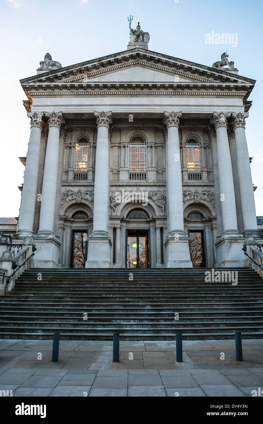 Tate britain facade hi-res stock photography and images - Alamy