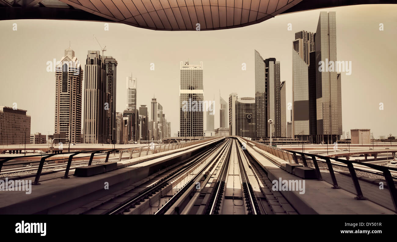 Dubai metro construction hi-res stock photography and images - Alamy