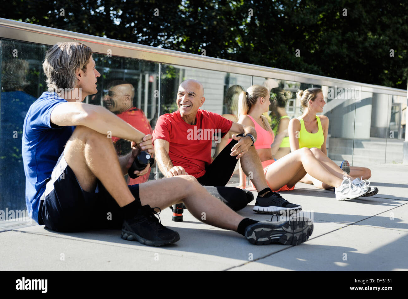 Runner talking a break hi-res stock photography and images - Alamy
