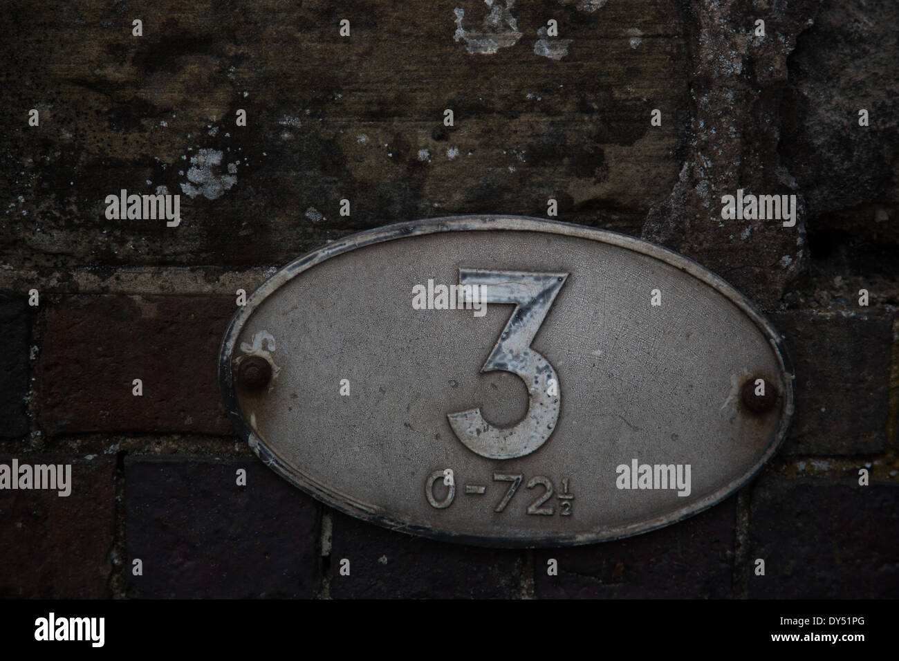 cast iron bridge plate 3 Stock Photo - Alamy