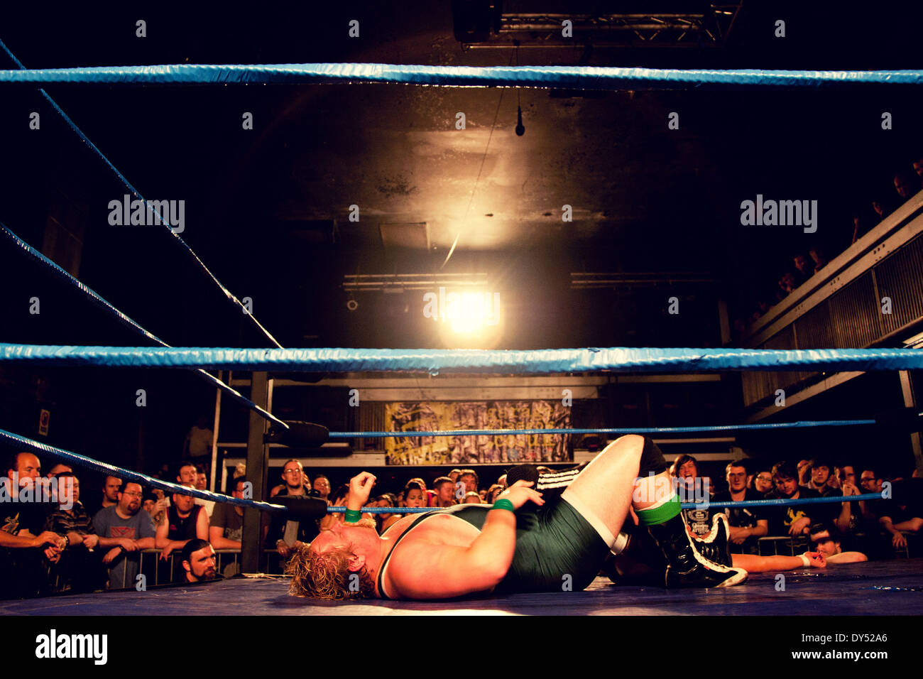 Wrestlers fight hi-res stock photography and images - Alamy