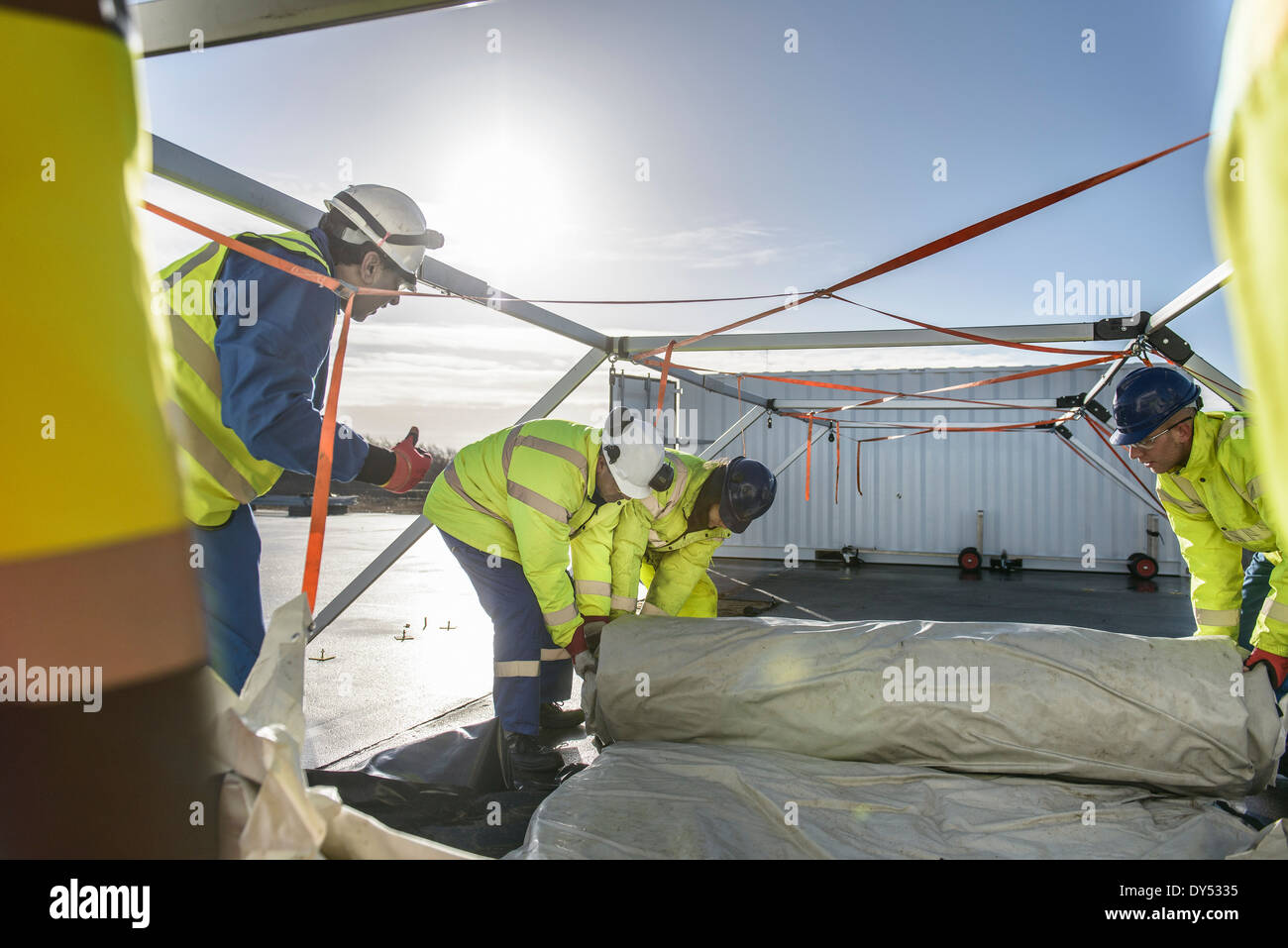 Emergency Response Team Workers Erecting Tent Control Centre Stock Photo Alamy emergency-response-team-workers-erecting-tent-control-centre-stock-photo-alamy