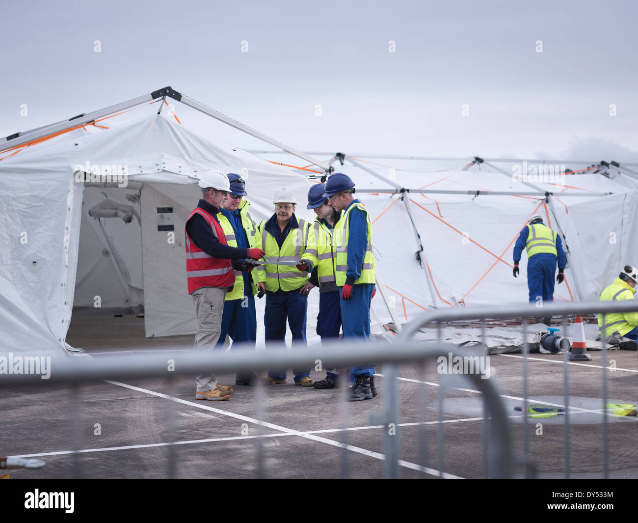 Full team l hi-res stock photography and images - Alamy