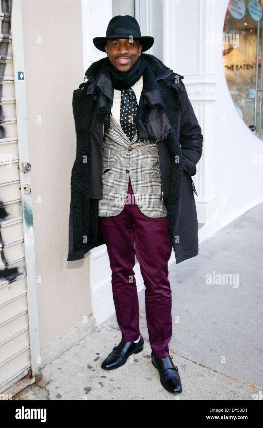 Daryl Jackson walking in New York City - March 26, 2014 - Photo: Runway ...