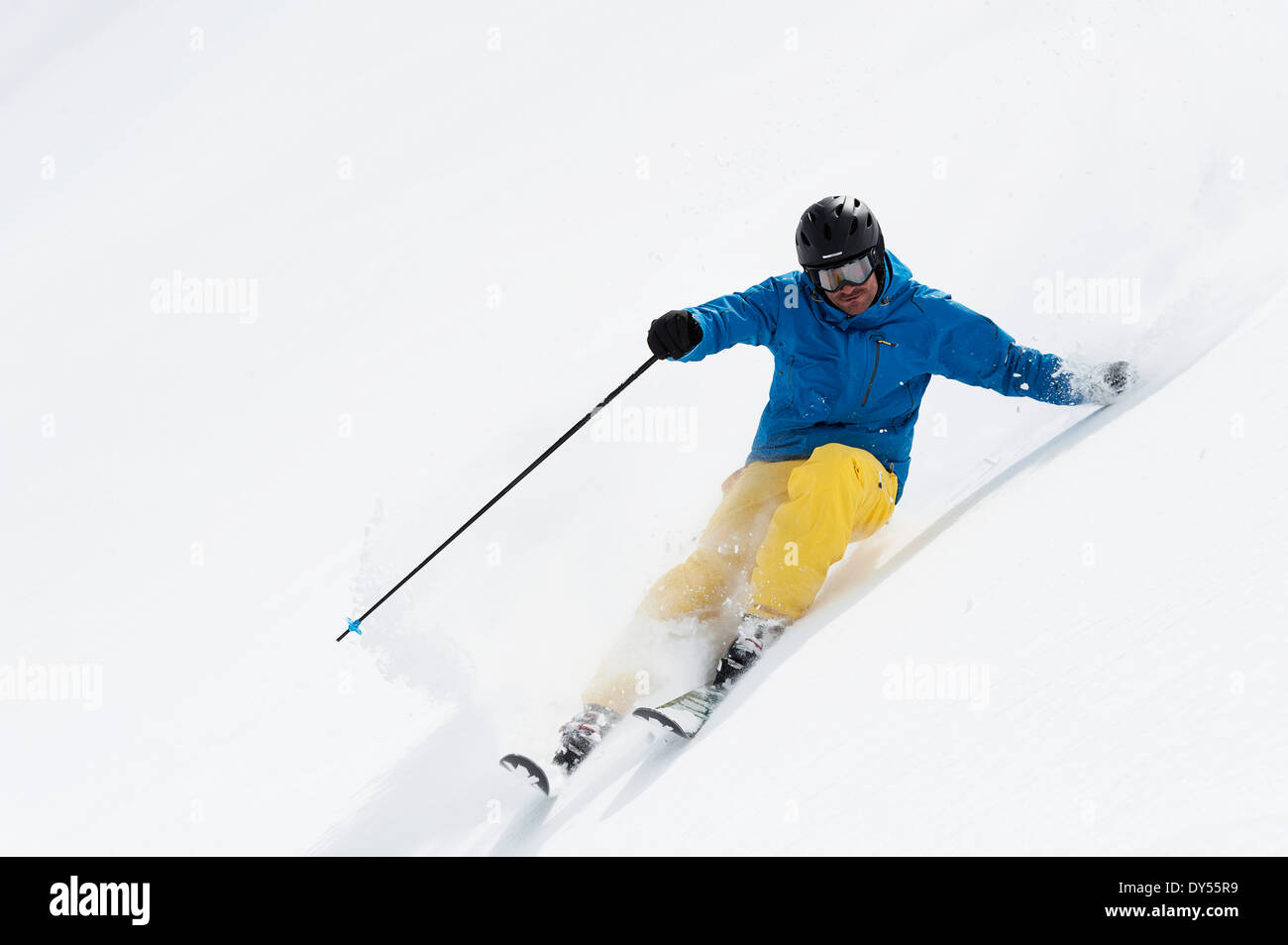 Skiing action snow hi-res stock photography and images - Alamy