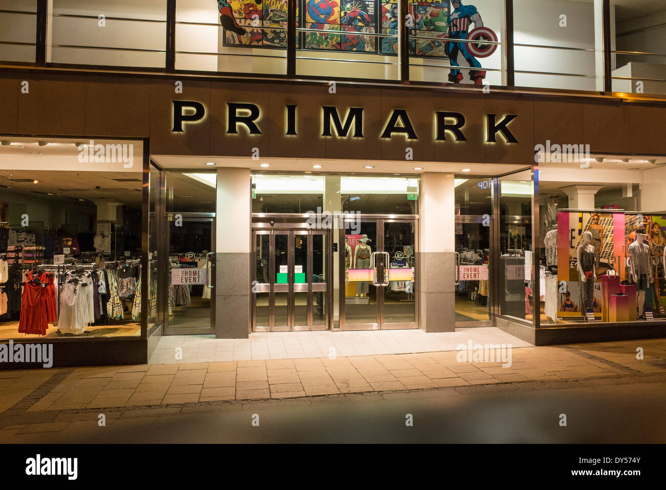 Retail shop display hi-res stock photography and images - Alamy