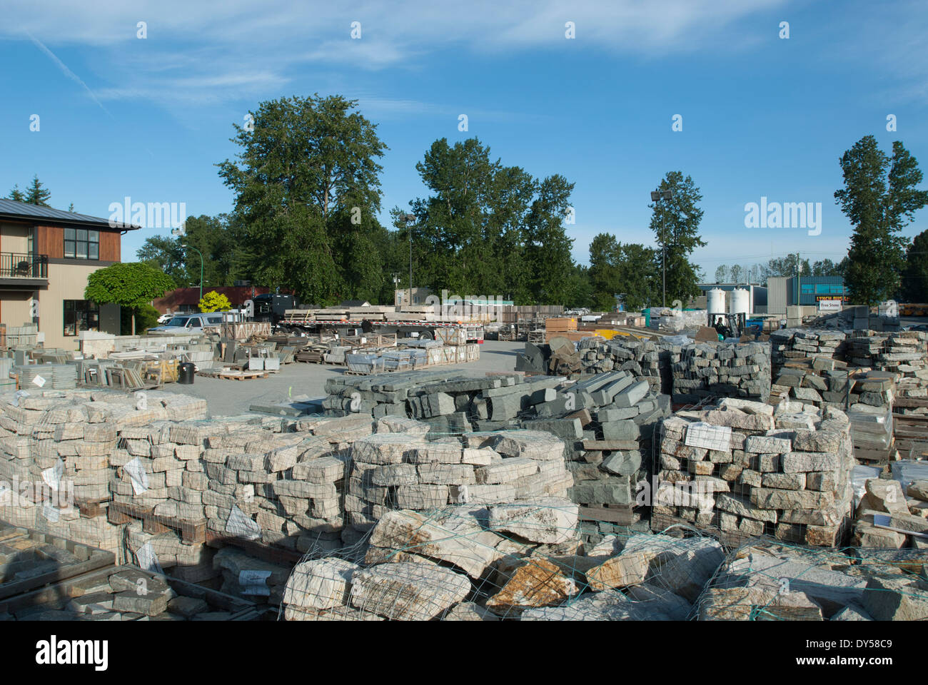 Stone retail outlet yard Stock Photo - Alamy