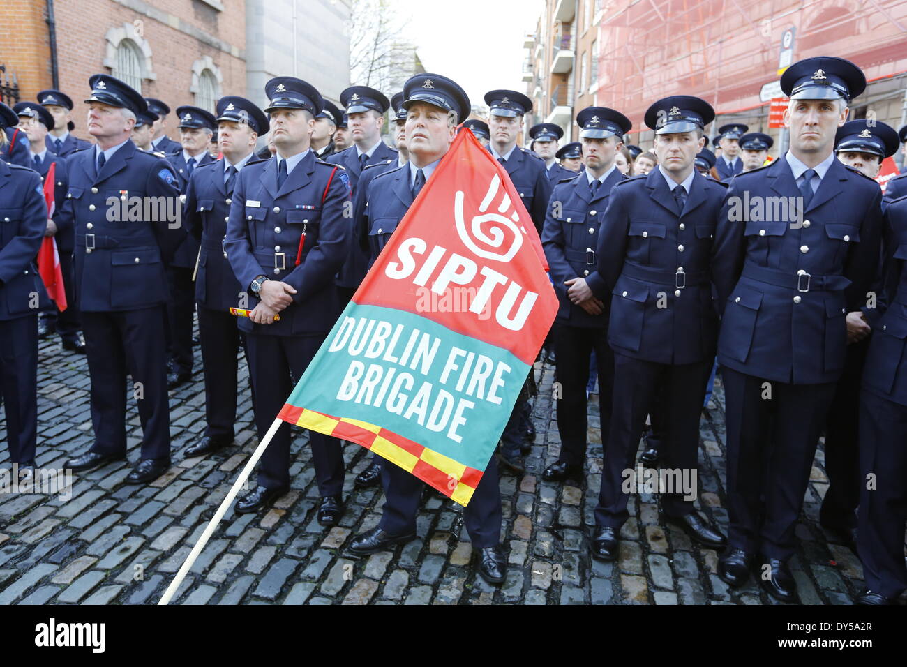 Hse ambulance hi-res stock photography and images - Alamy