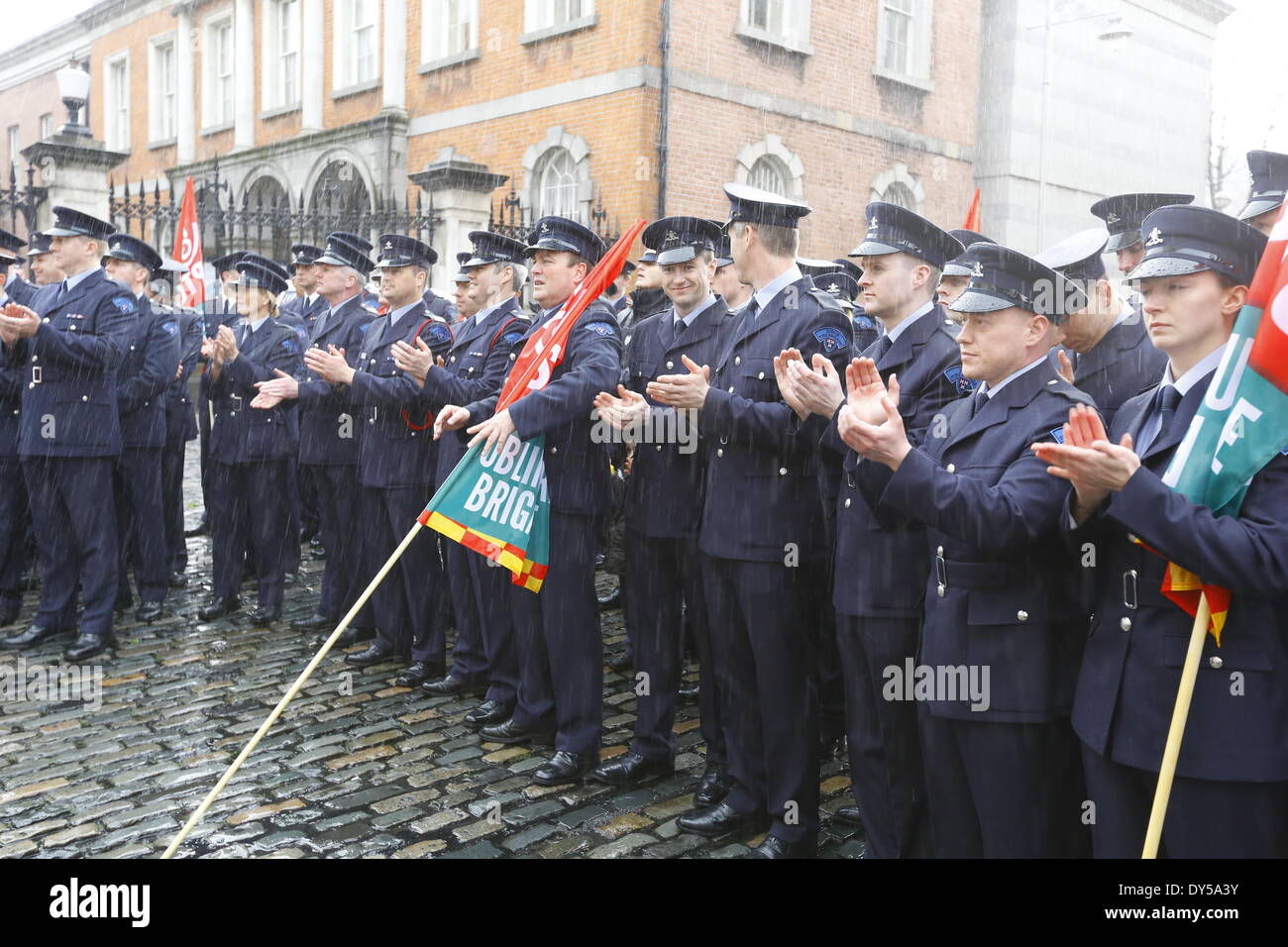 Dublin, Ireland. 7th April 2014. Fire fighters from the Dublin Fire ...