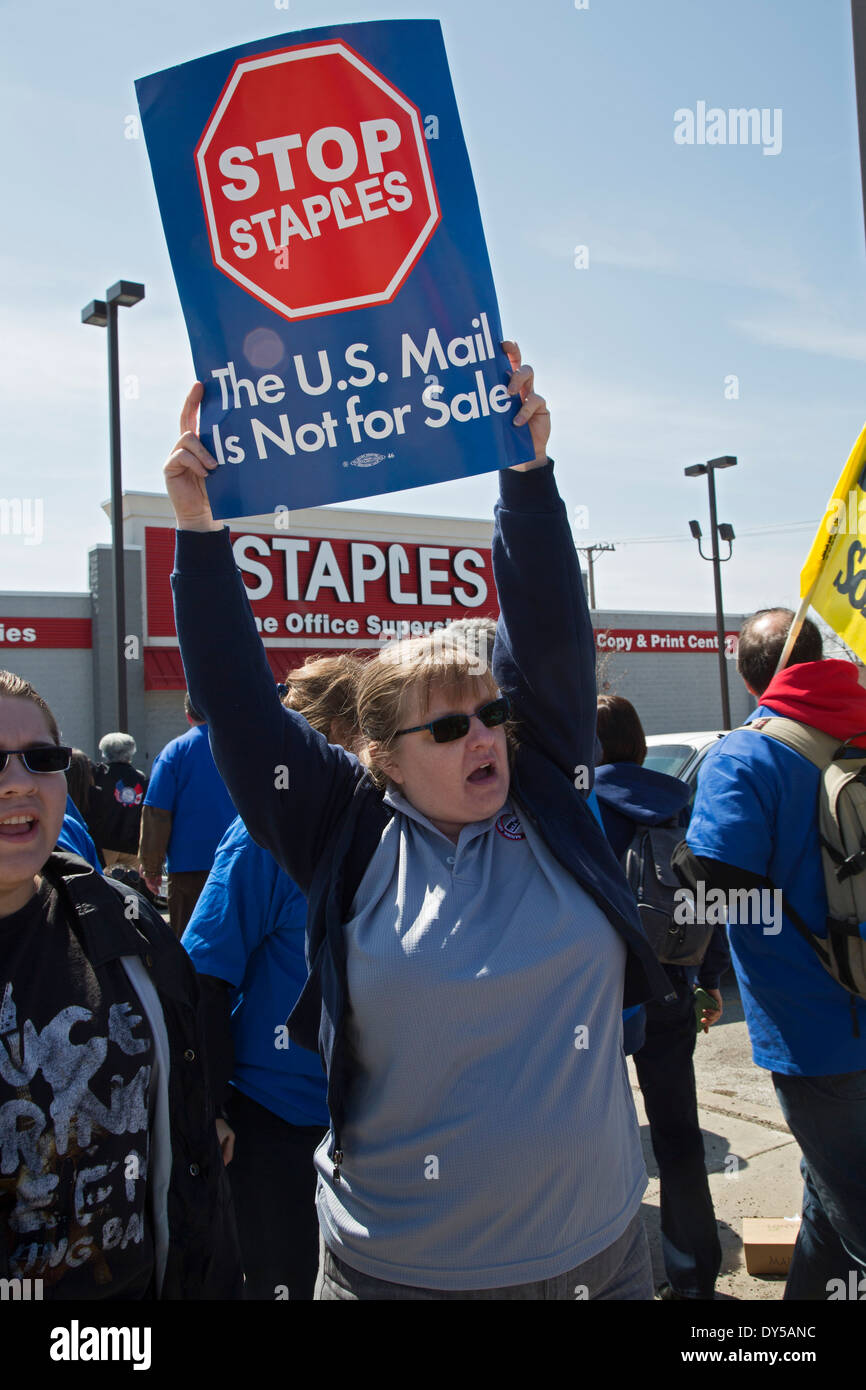 Union members picket Staples office supply store to protest plans to ...