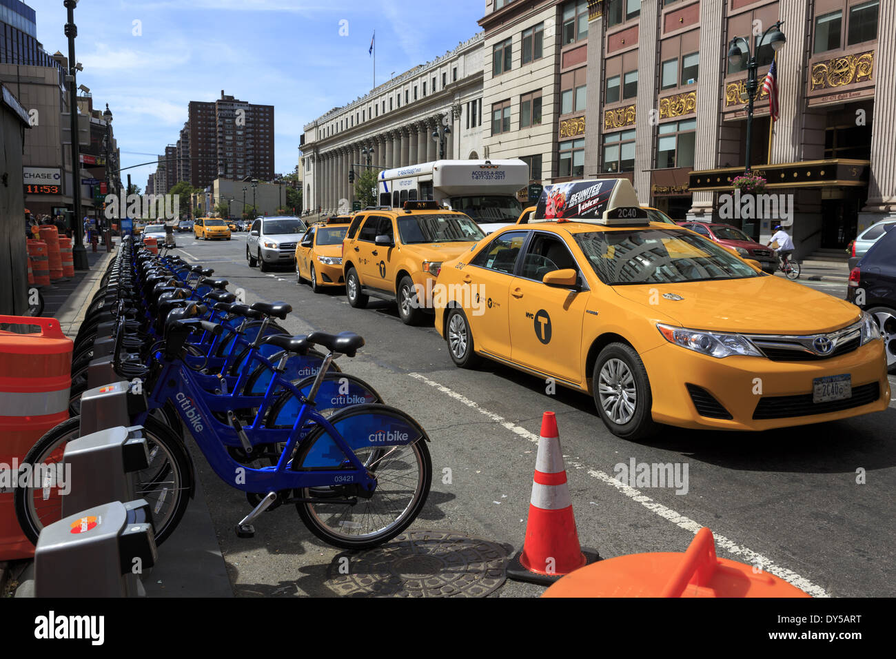 Bike cab bike taxis hi-res stock photography and images - Alamy
