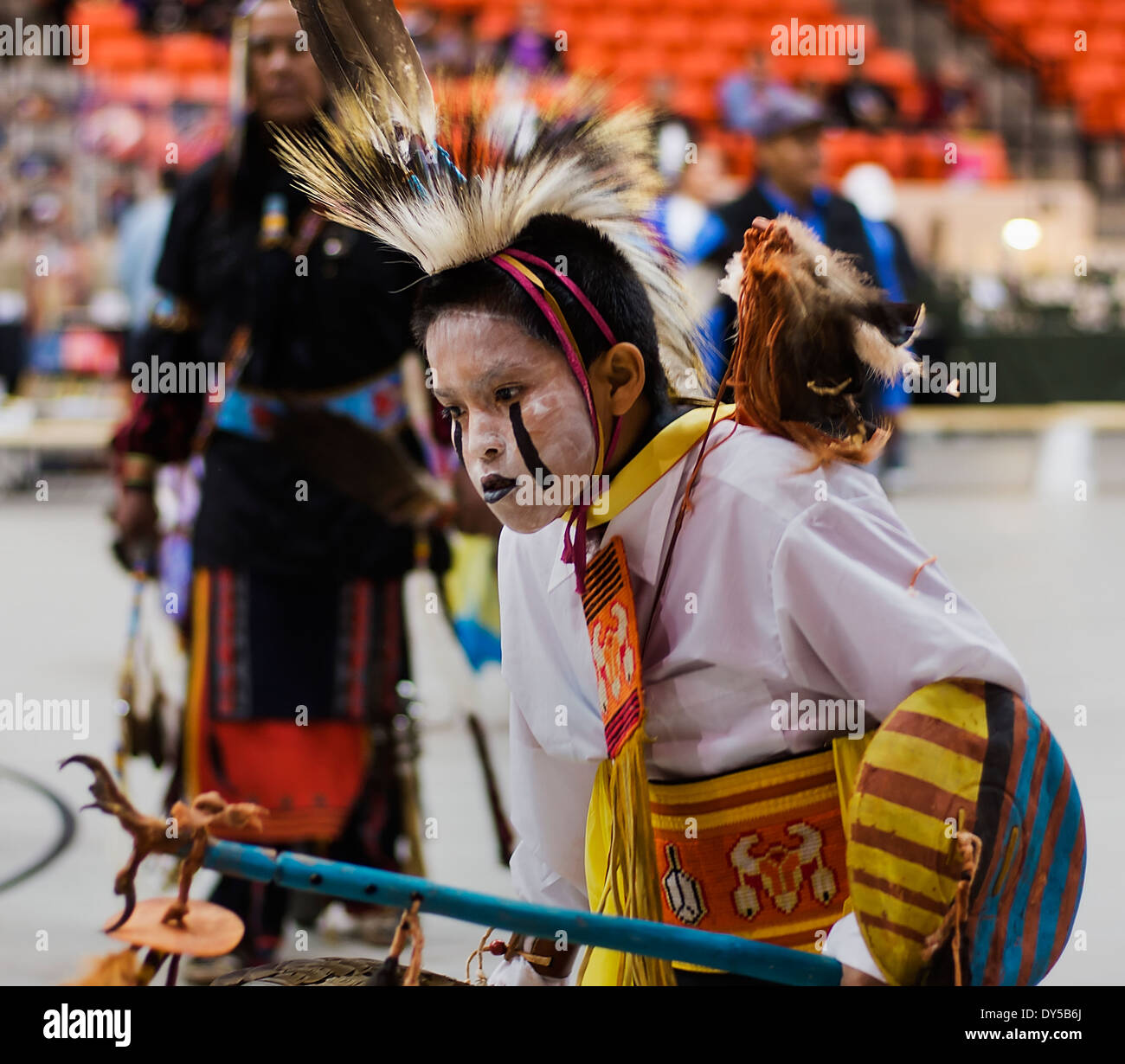 Native american indian teen boy hi-res stock photography and images - Alamy