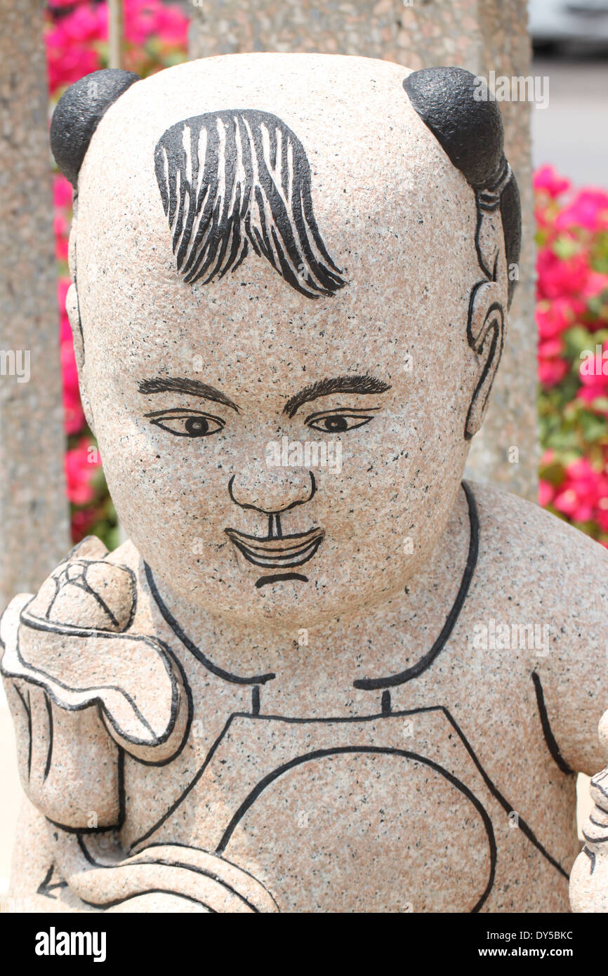 Chinese children of statues in the fairy tale Stock Photo - Alamy