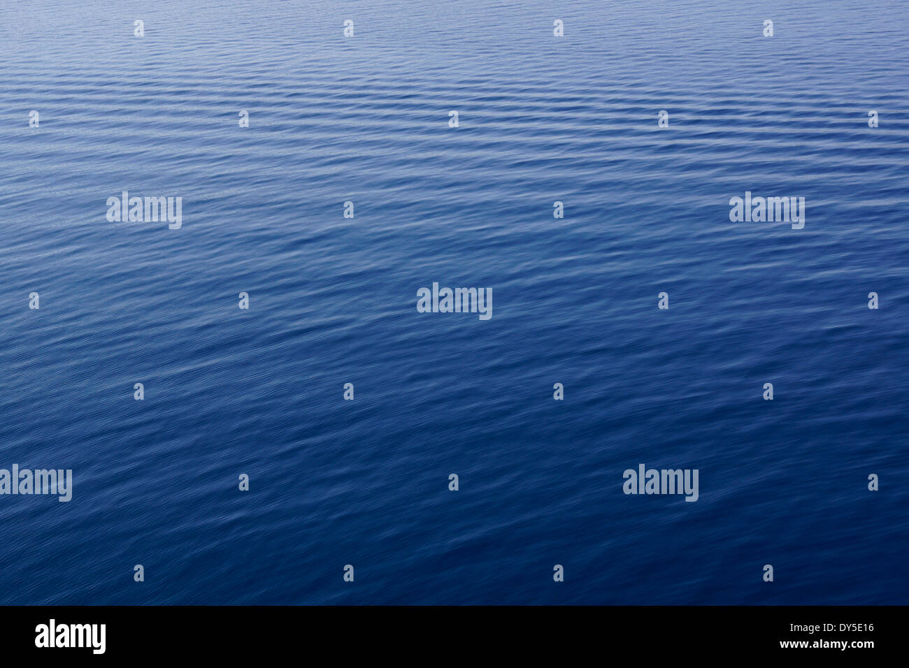Blue ocean backdrop hi-res stock photography and images - Alamy
