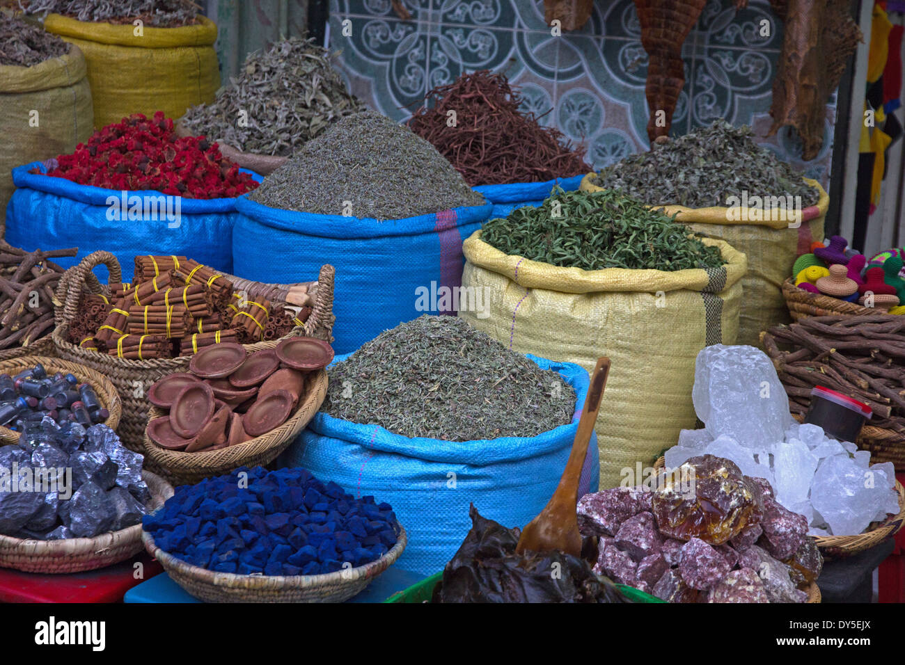 Souk marrakech hi-res stock photography and images - Alamy
