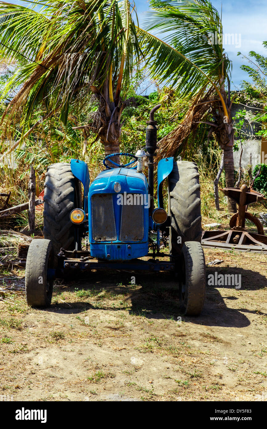 ancient tractor in Nicaragua Stock Photo - Alamy