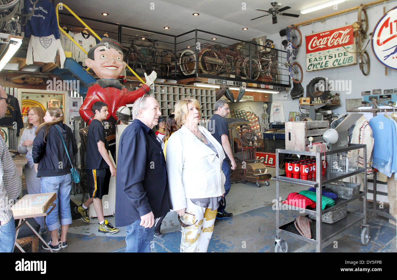 Le Claire Iowa Usa 5th Apr 2014 Images From Le Claire Iowa Saturday April 5 2014 Antique