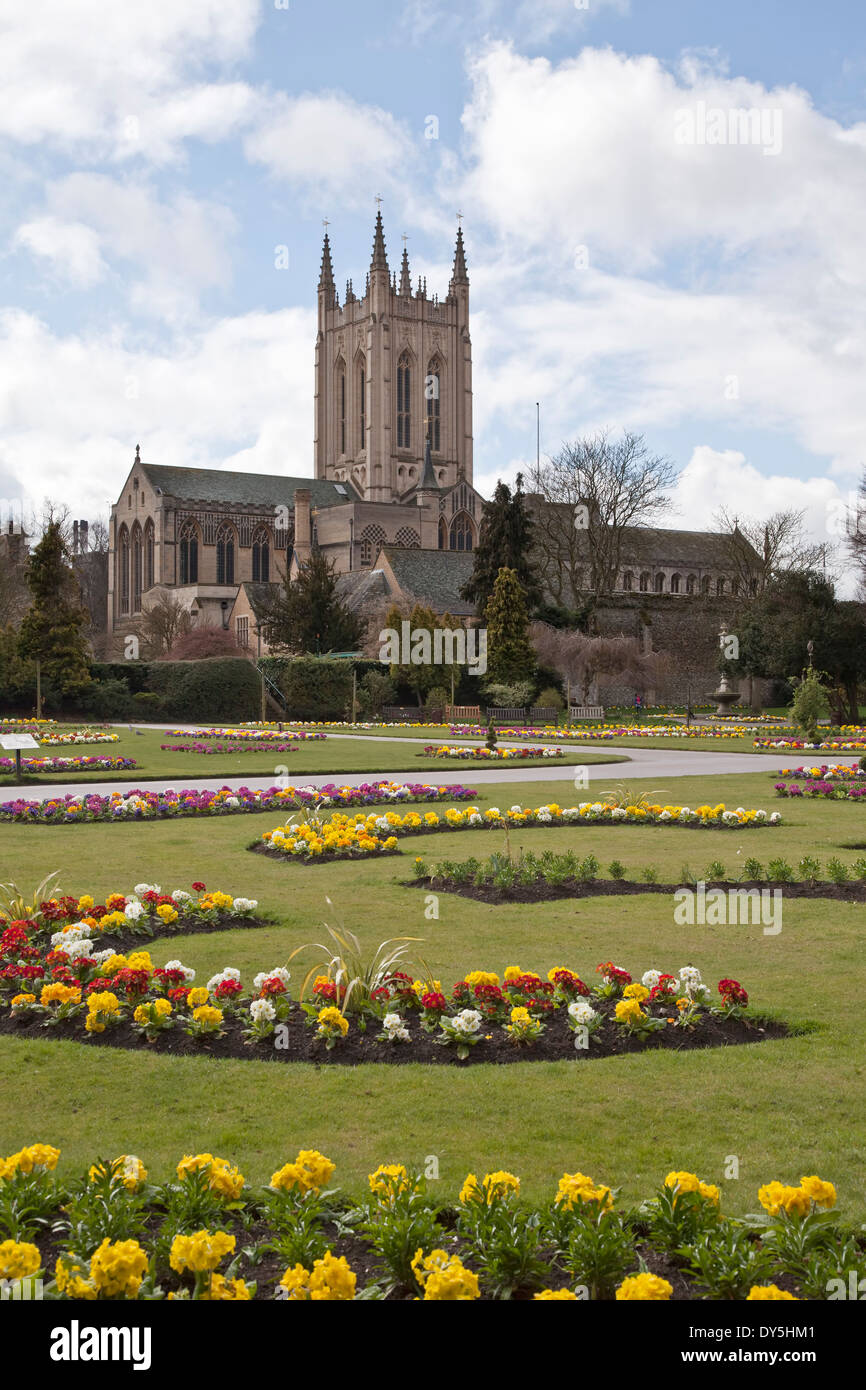 Bury st edmunds cathedral and abbey gardens hi-res stock photography ...