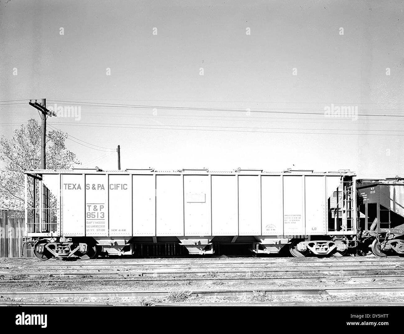 Covered hopper cars hi-res stock photography and images - Alamy