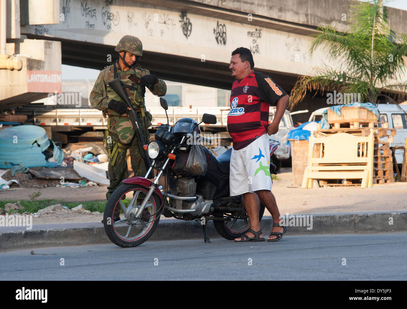 Rio de janeiro gangs hi-res stock photography and images - Alamy