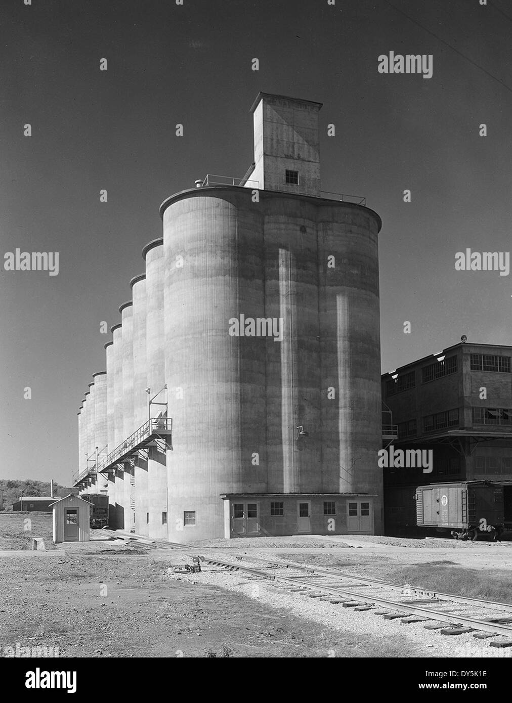 Car silos hi-res stock photography and images - Alamy