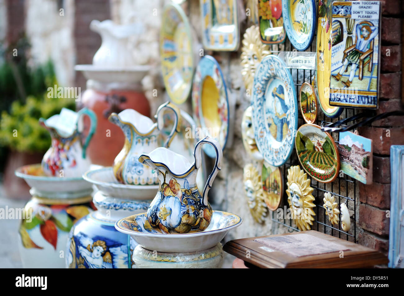 Italian ceramics hi-res stock photography and images - Alamy