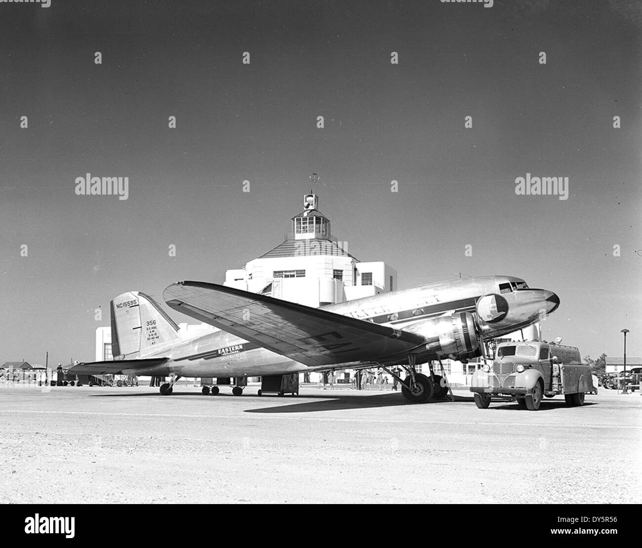 Douglas dc 3 eastern airlines hi-res stock photography and images - Alamy