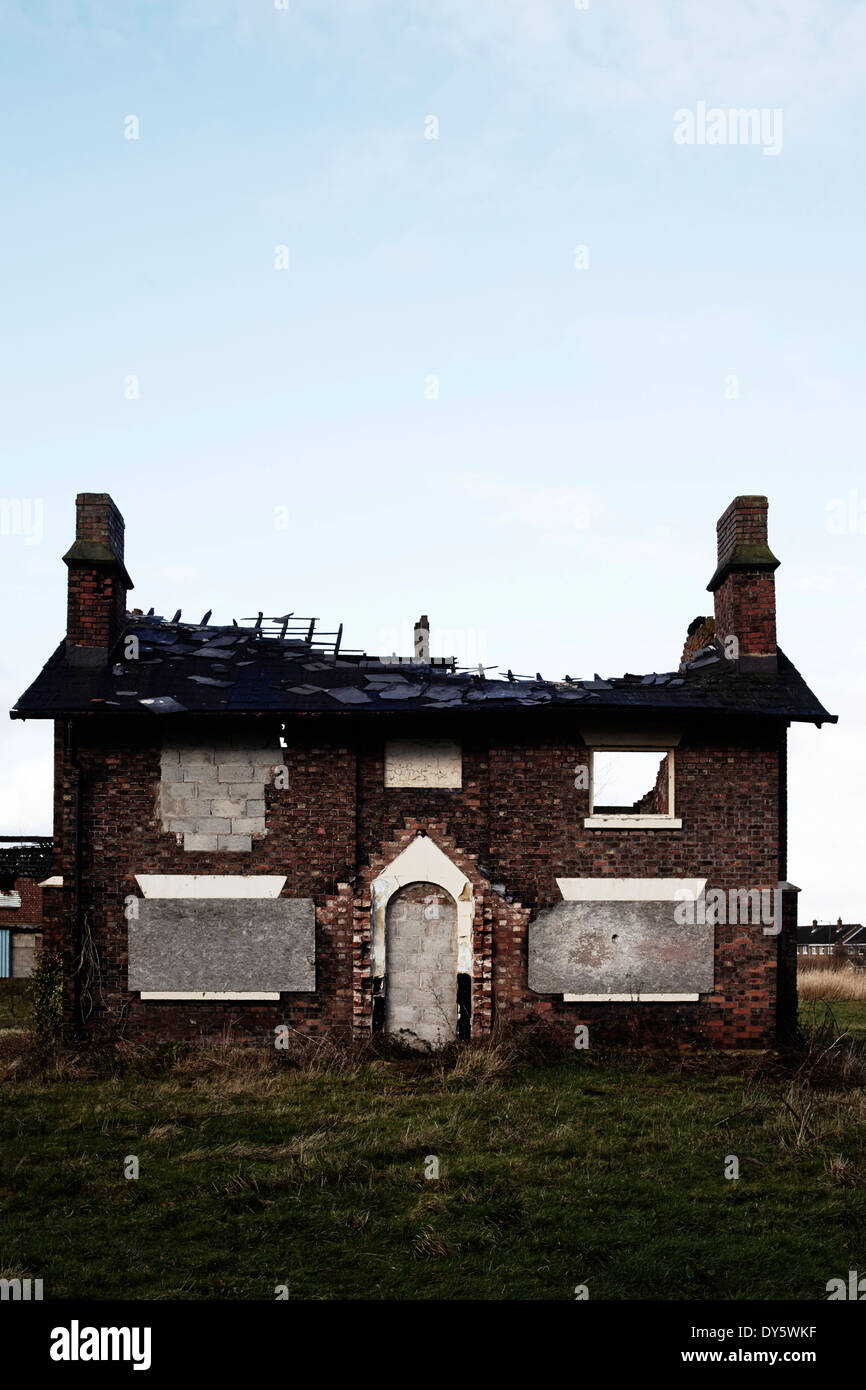 bleak house; wrecked farmhouse in Lancashire Stock Photo - Alamy