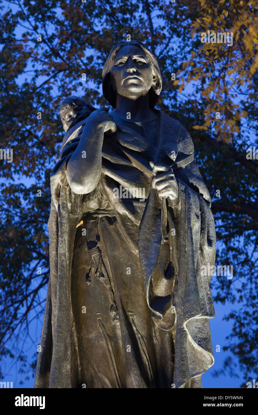 USA, North Dakota, Bismarck, North Dakota State Capitol grounds, statue ...