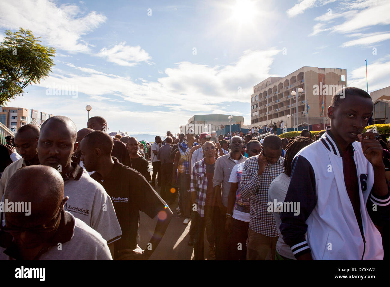 Kigali, Rwanda. 7th April 2014. Rwandans take part in ‘Kwibuka ...