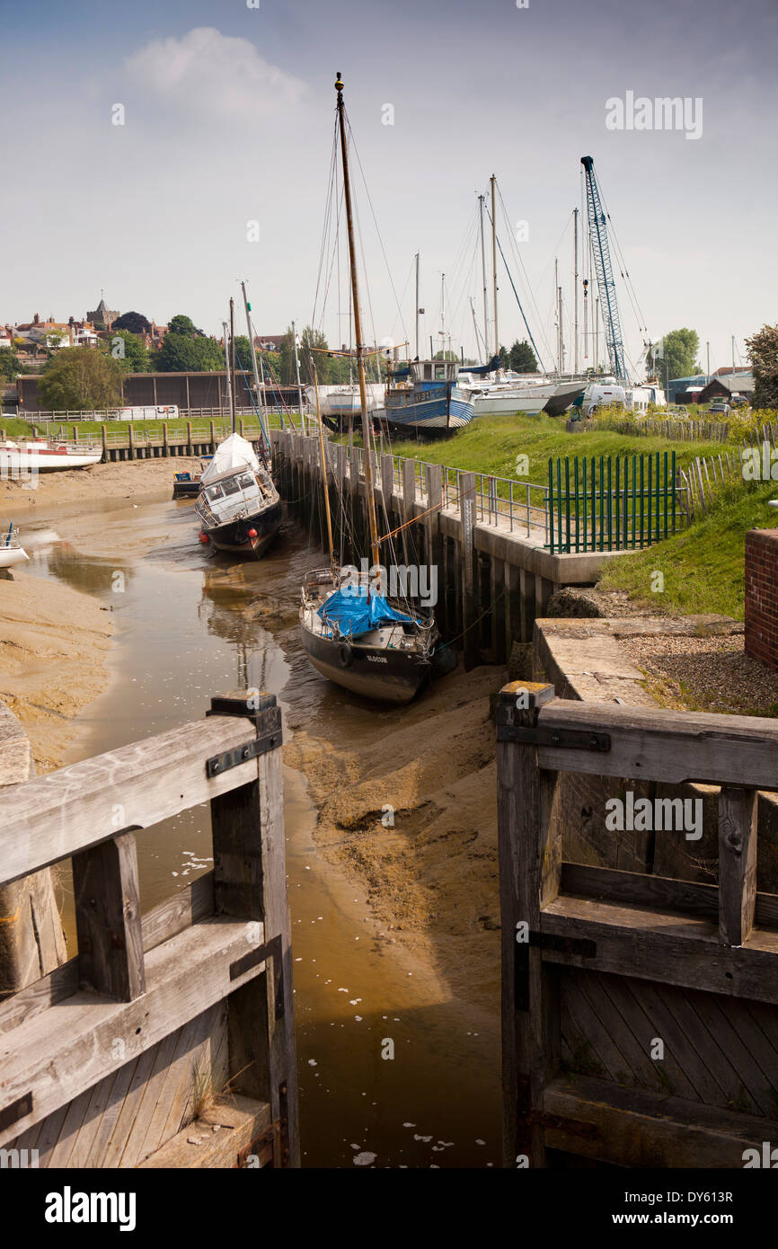 Rye harbour fishing boat hi-res stock photography and images - Alamy