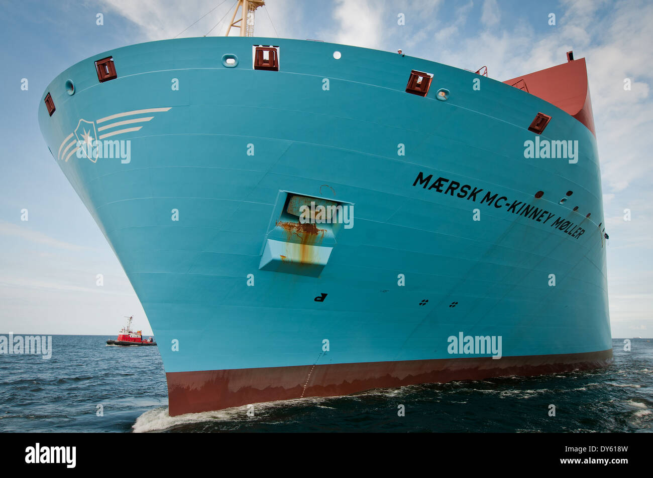 Maersk container ship hi-res stock photography and images - Alamy