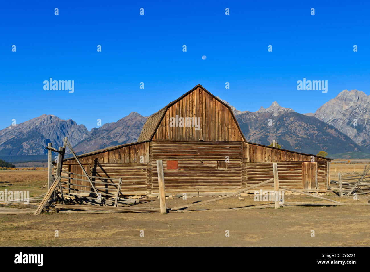 Mormon Row barn, Antelope Flats, Grand Teton National Park, Wyoming ...