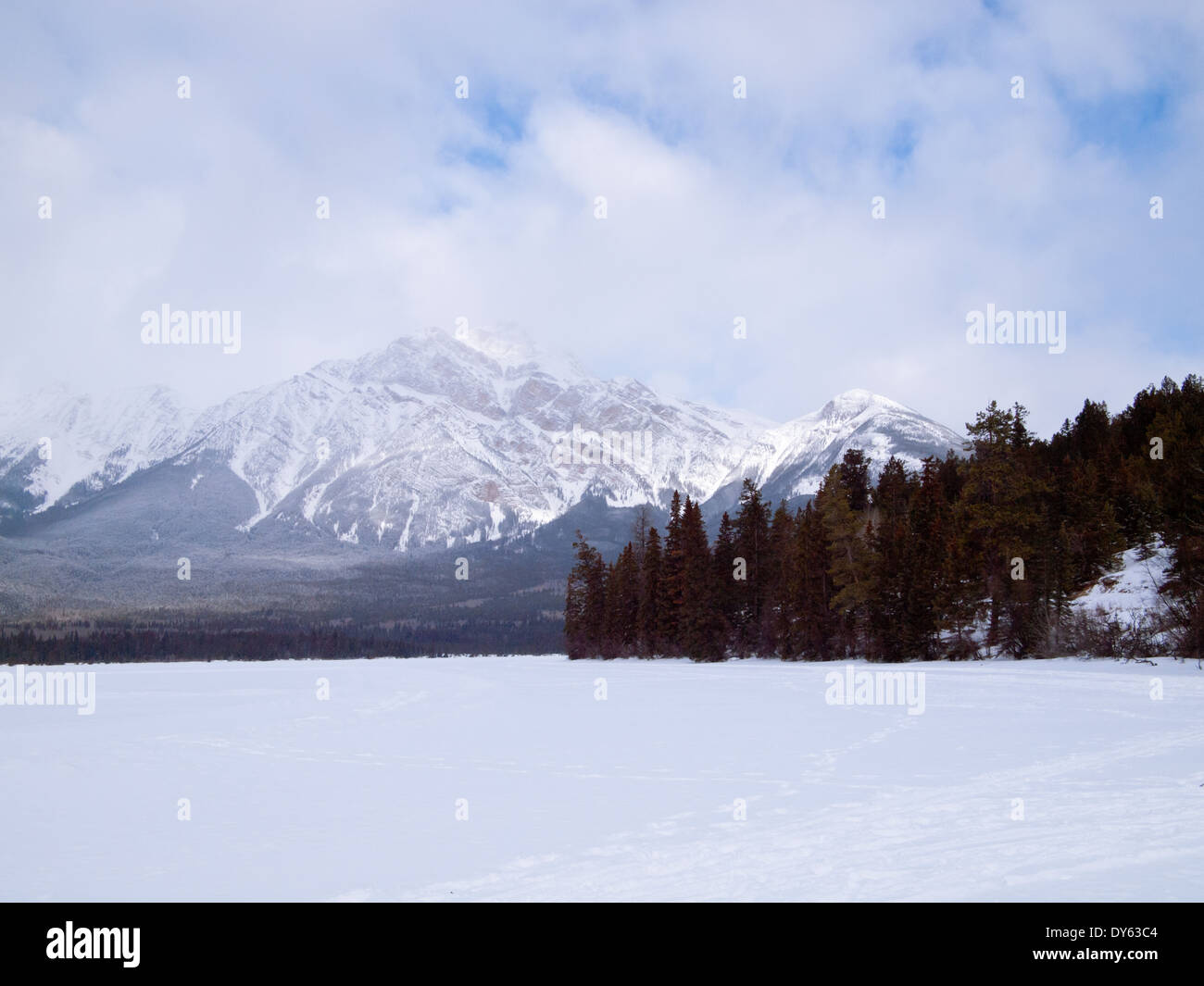 Pyramid mountain hi-res stock photography and images - Alamy