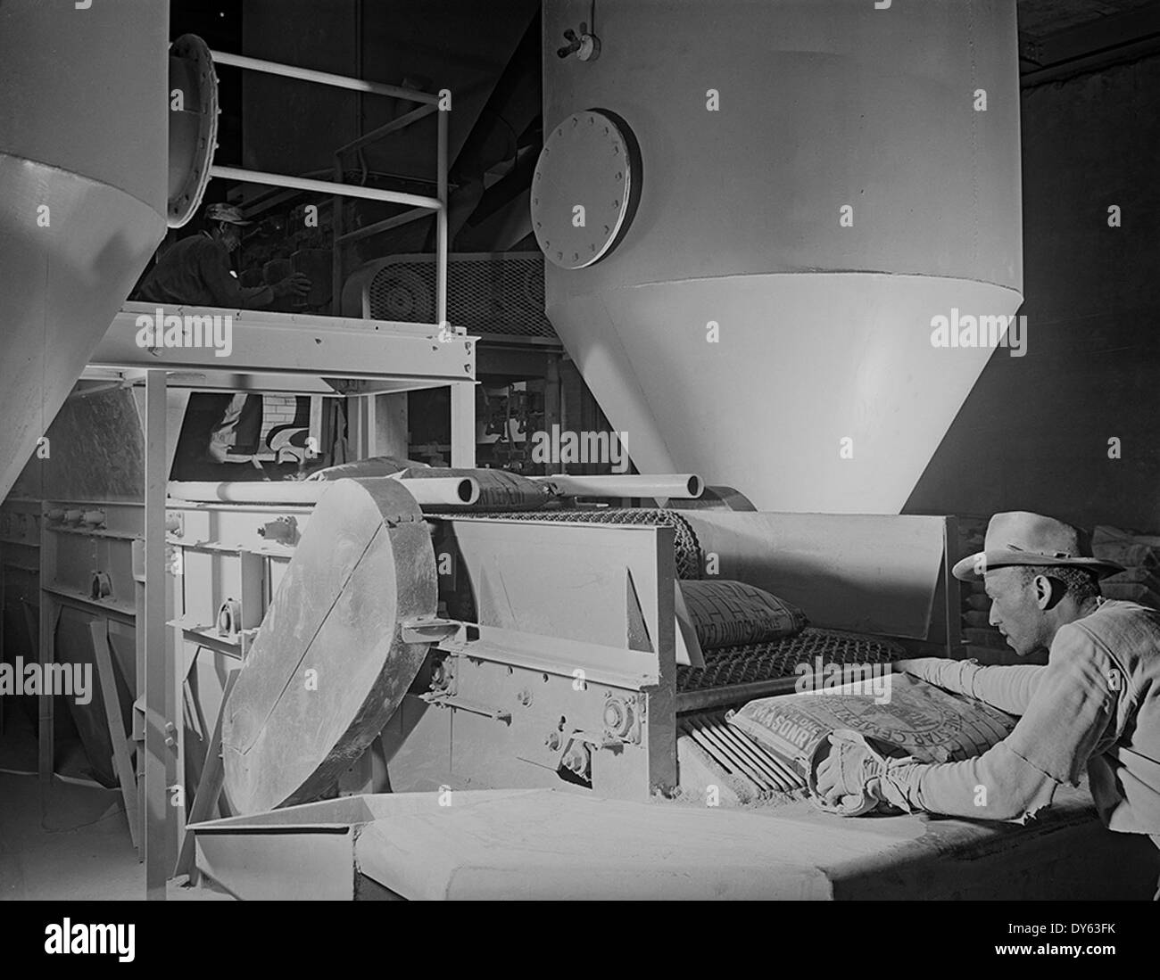 Packaging material handling Black and White Stock Photos & Images - Alamy