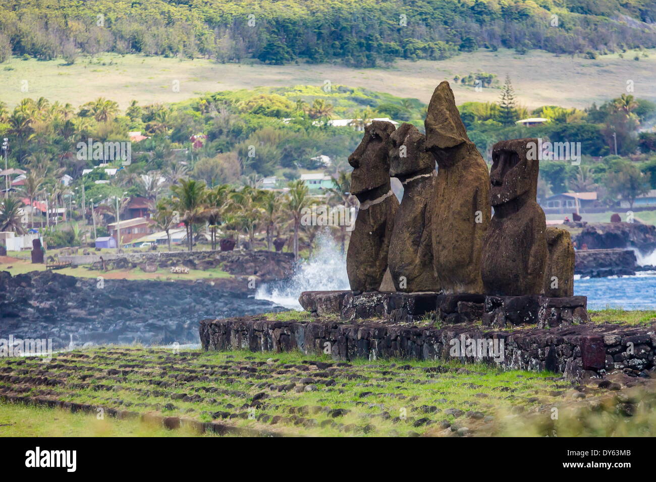 Preserved original moai in the Tahai Archaeological Zone on Easter ...