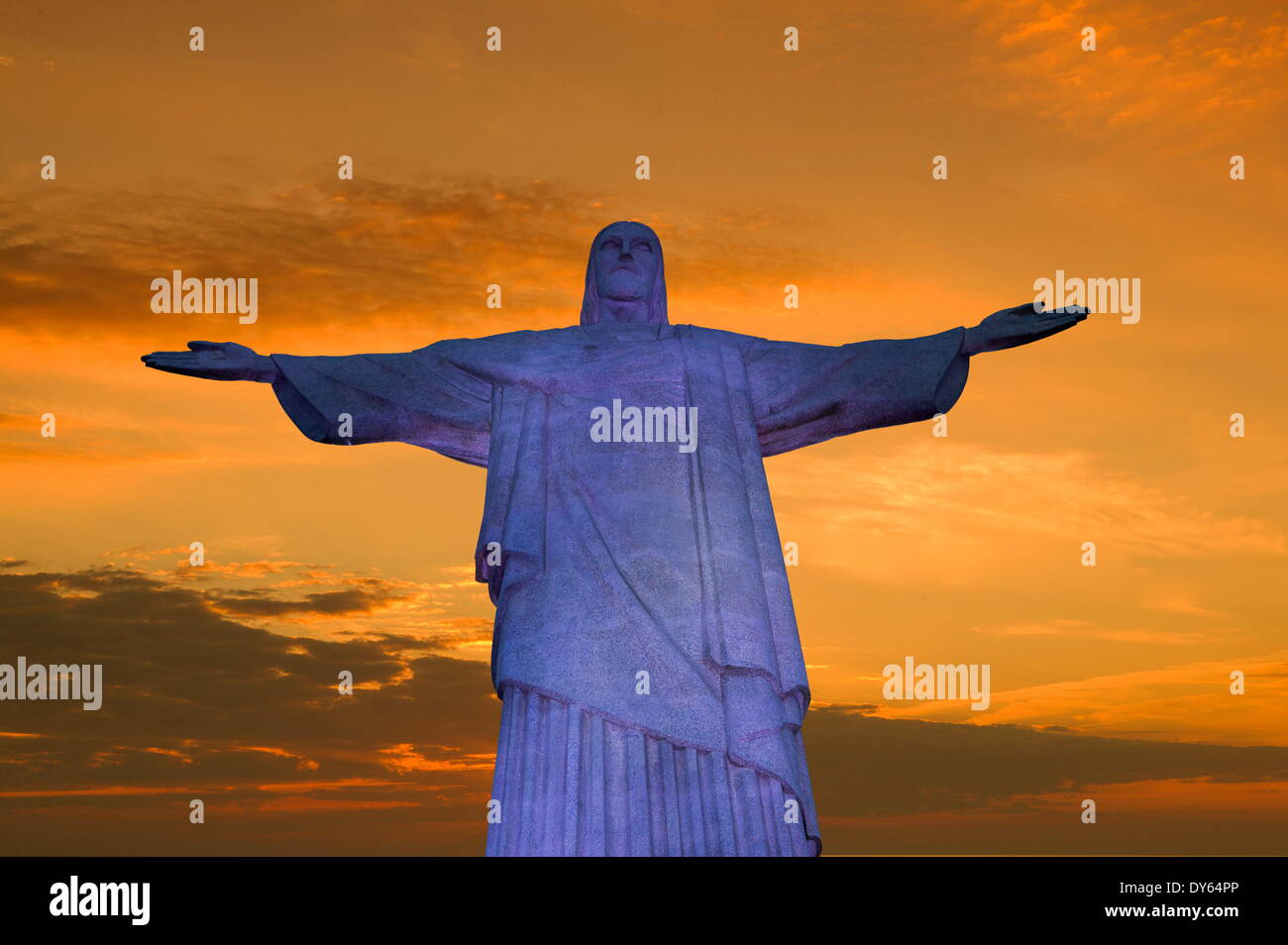 Statue of Christ the Redeemer at sunset, Corcovado, Rio de Janeiro ...