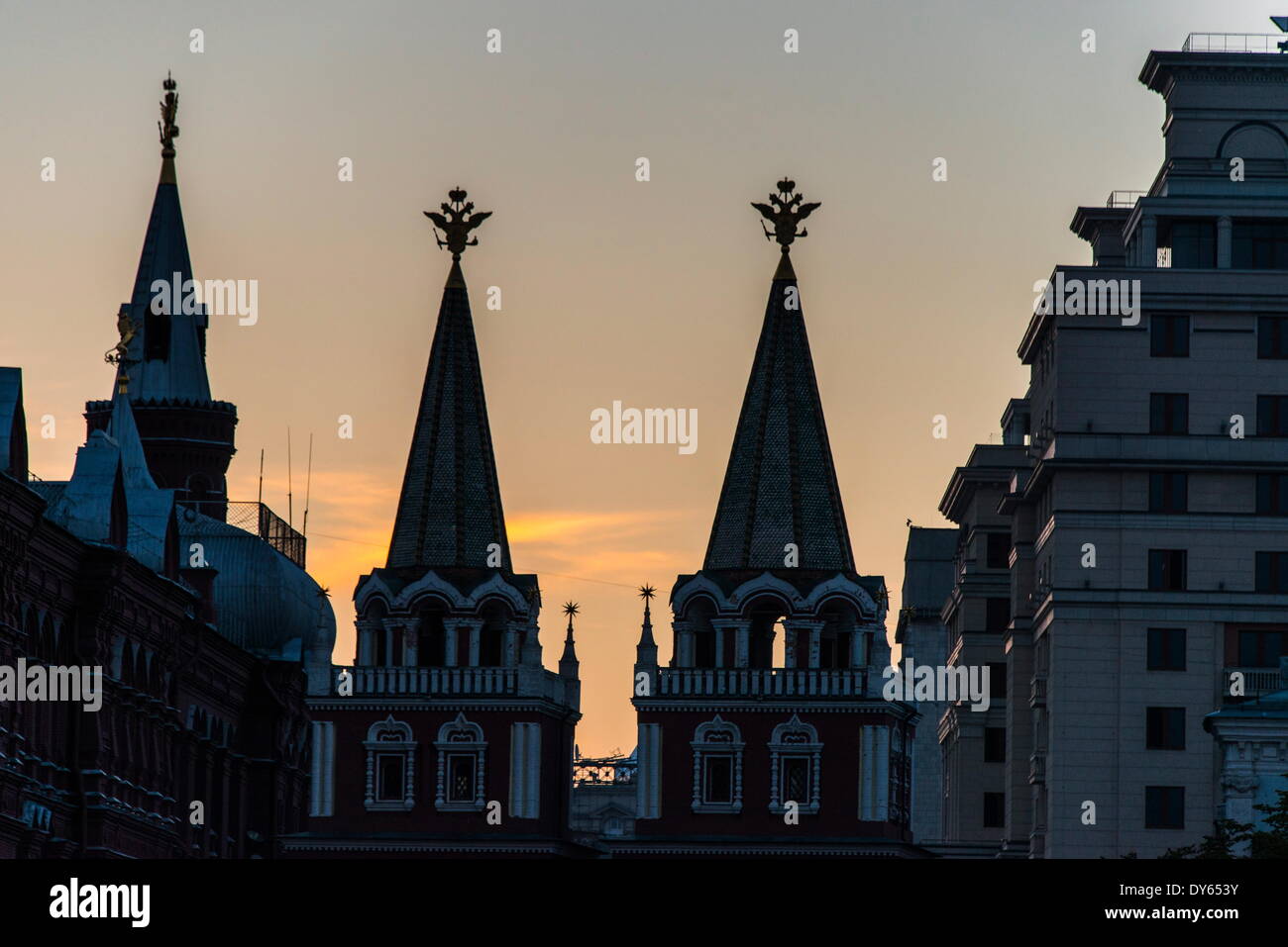 Silhouette of the History Museum and Resurrection Gate on Red Square at ...