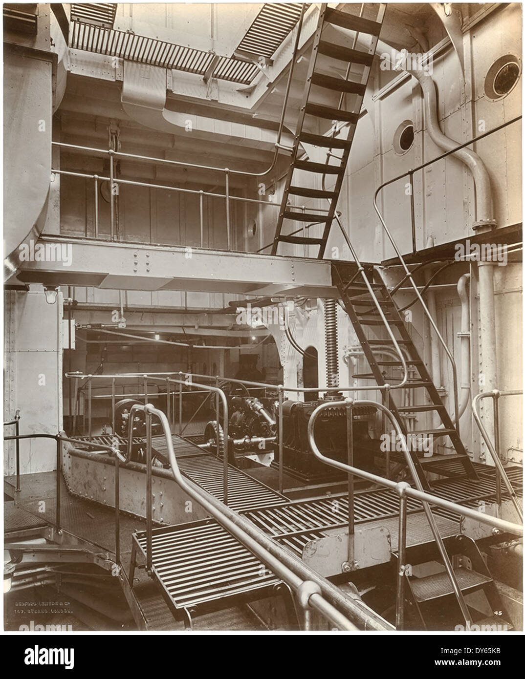 Old ships old machines hi-res stock photography and images - Alamy