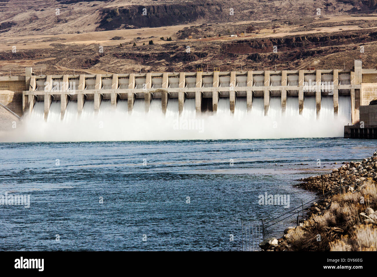 Chief Joseph Dam, second largest producer of power in USA ...