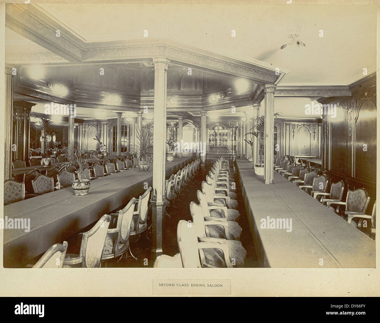 The second-class dining saloon aboard the RMS Mauretania, a Cunard ...