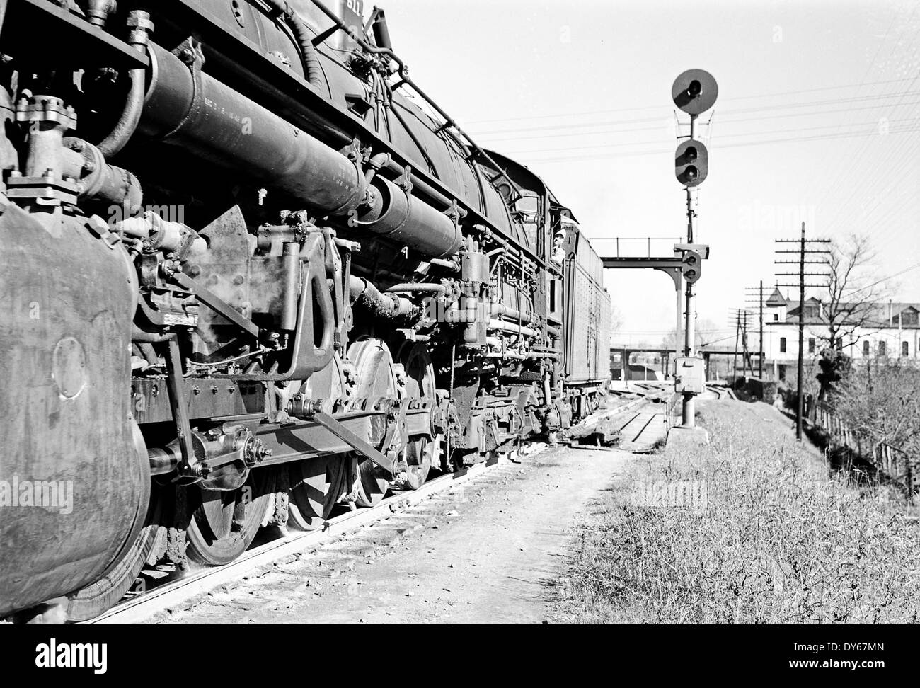 This broadside view of Locomotive 611 from the Texas & Pacific Railway ...