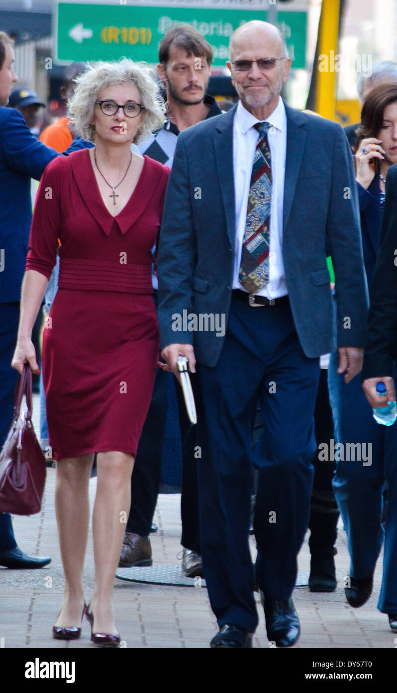 Lois pistorius aunt oscar pistorius hi-res stock photography and images ...