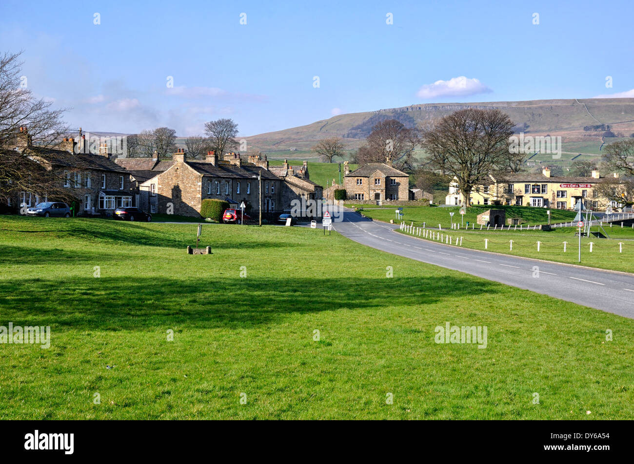 bainbridge village in the yorkshire dales Stock Photo - Alamy