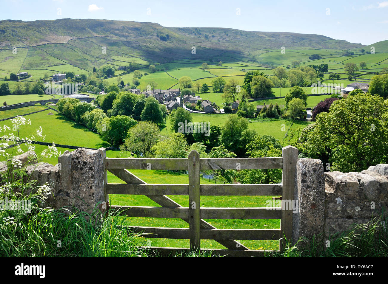 Burnsall village and gate hi-res stock photography and images - Alamy